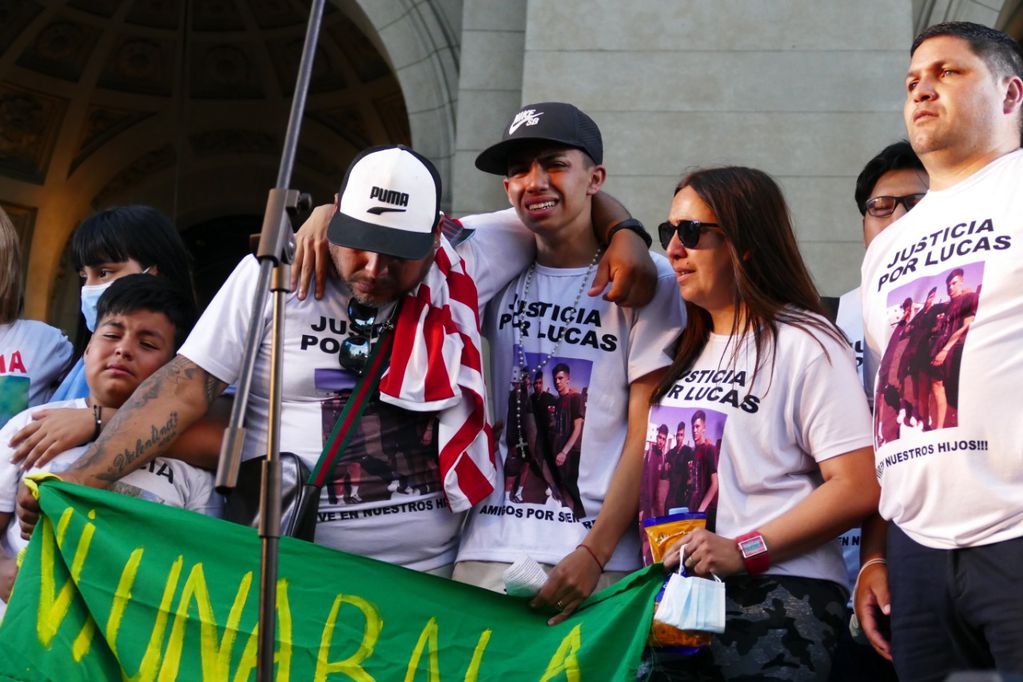 Fuerte reclamo de Justicia por el crimen de Lucas: "Su única arma eran ...